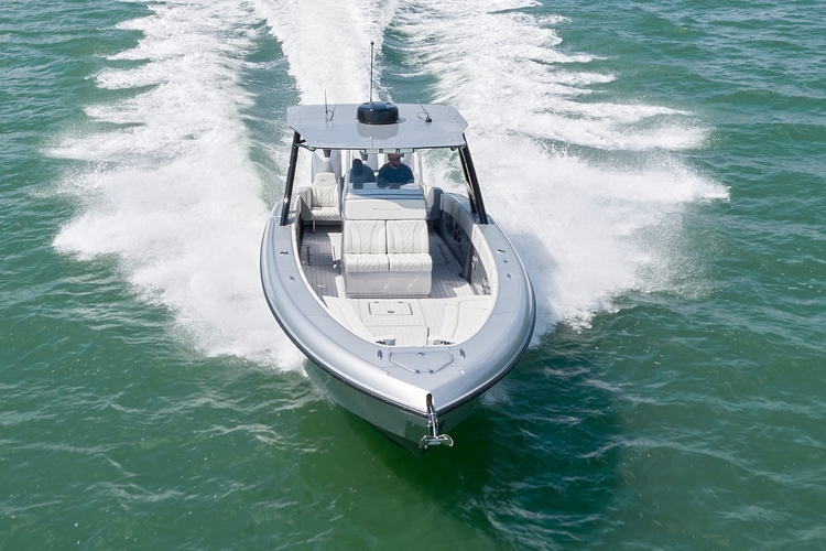 34' Open | Midnight Express Boats | High Performance Center Console