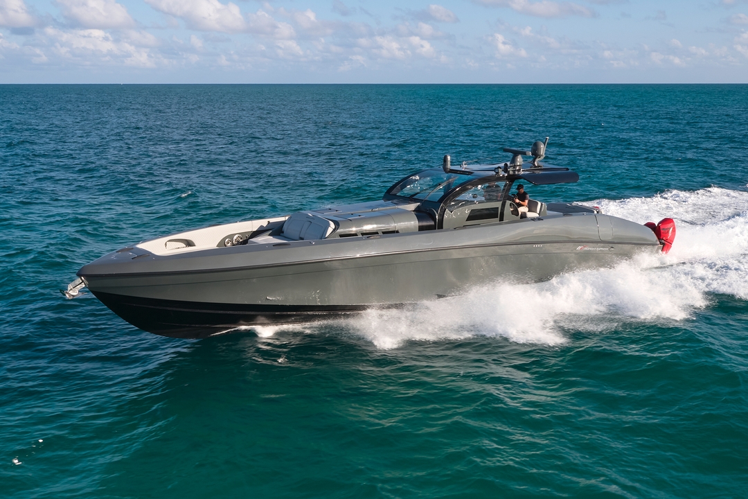 60' Pied-A-Mer | Midnight Express | High Performance Center Console