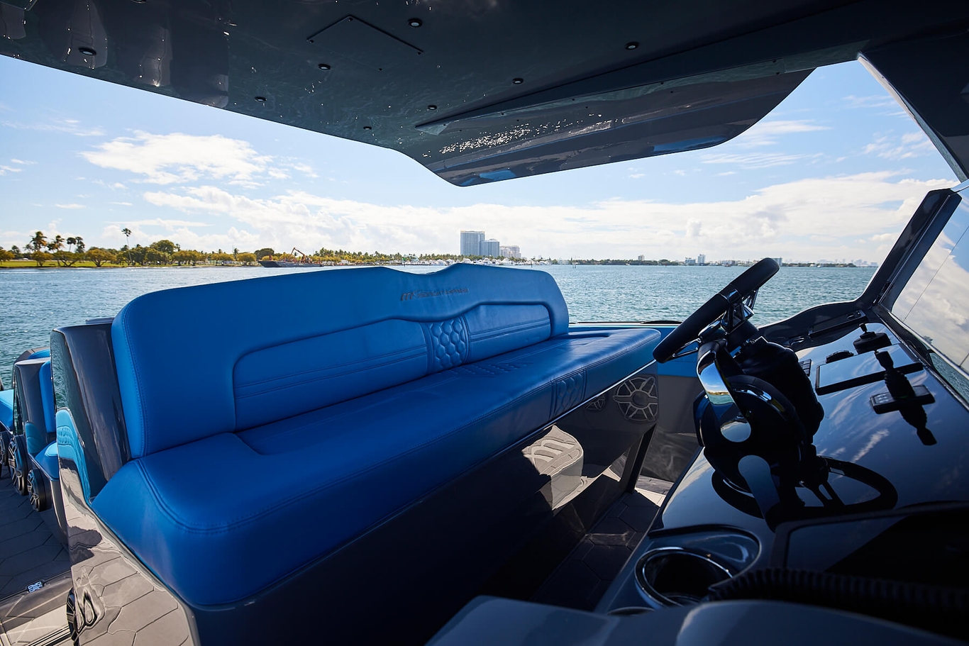 52' Vitesse | Midnight Express Boats | High Performance Center Console