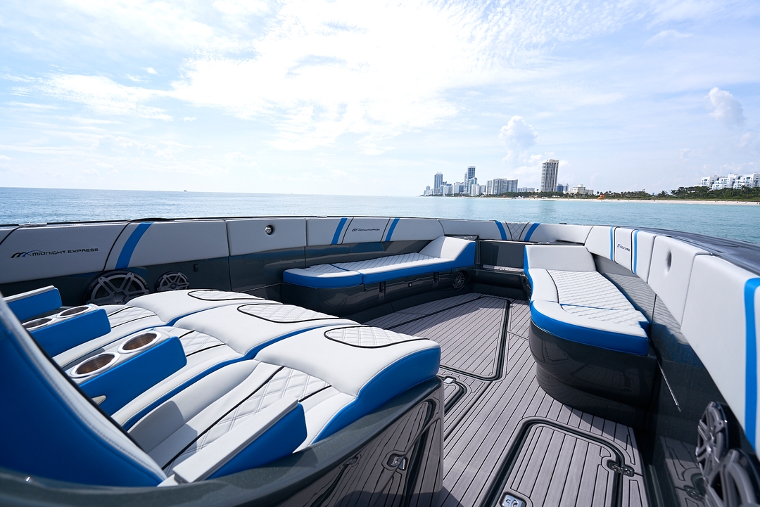 43' Open | Midnight Express Boats | High Performance Center Console