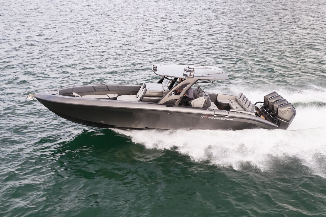 37′ Open | Midnight Express Boats | High Performance Center Console
