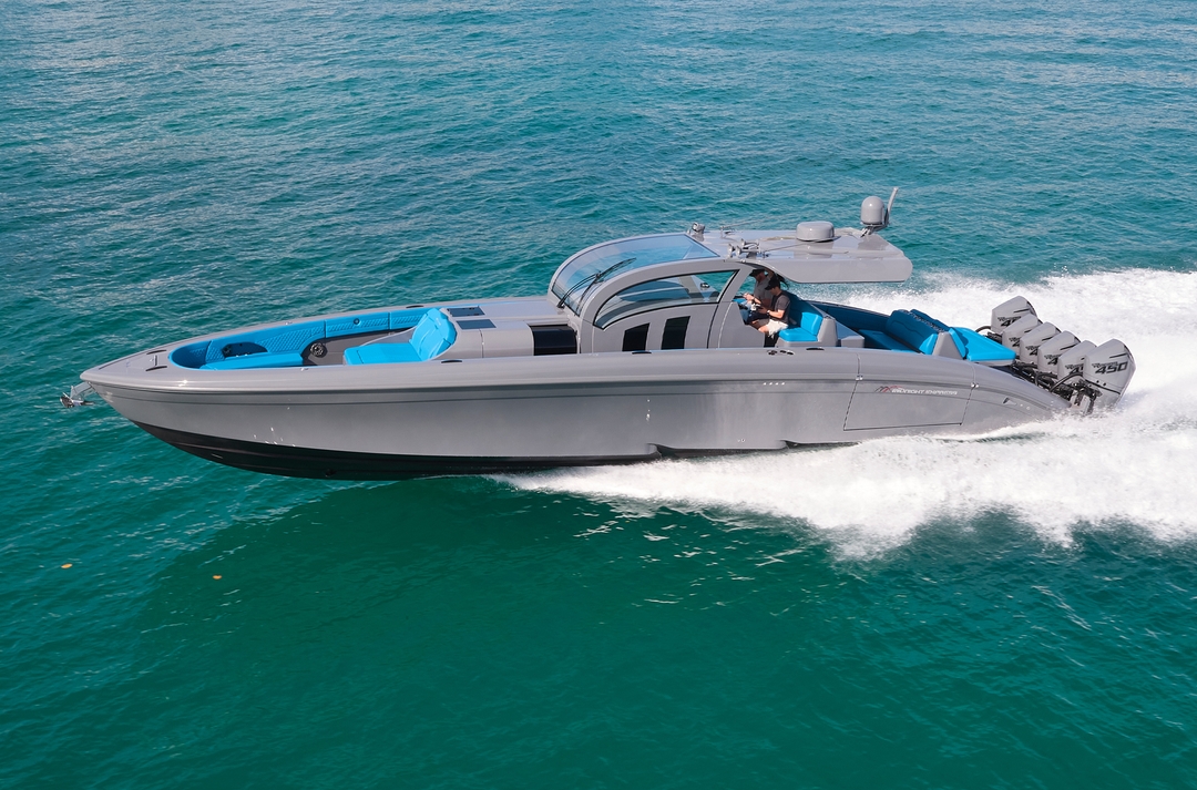 Models | Midnight Express Boats | High Performance Center Console