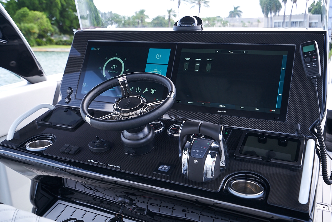 37′ Open | Midnight Express Boats | High Performance Center Console