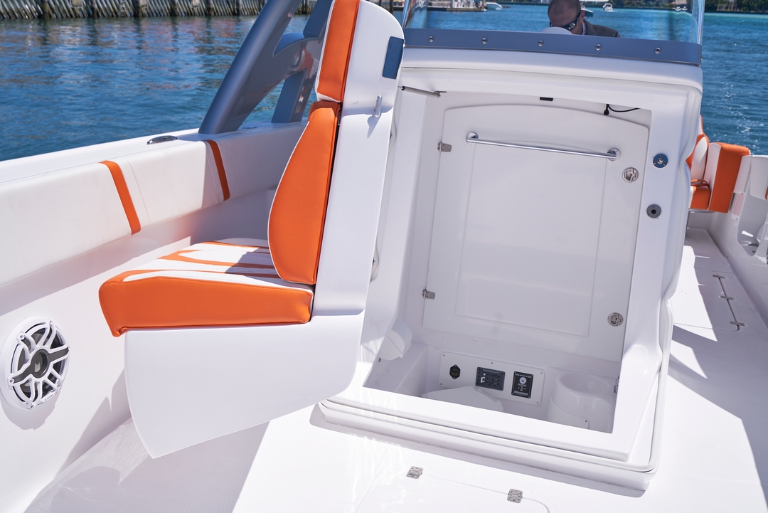 34' Open | Midnight Express Boats | High Performance Center Console