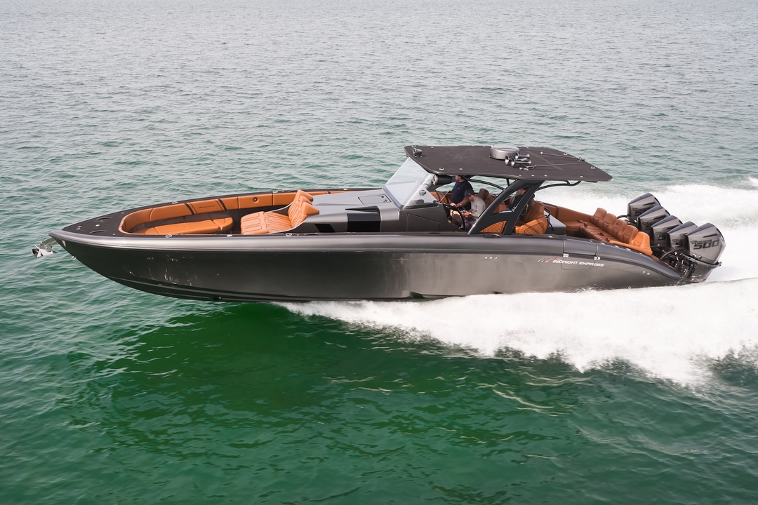 43’ Solstice | Midnight Express Boats | High Performance Center Console