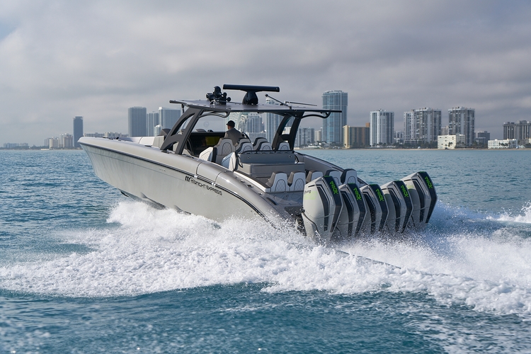 43' Open | Midnight Express Boats | High Performance Center Console