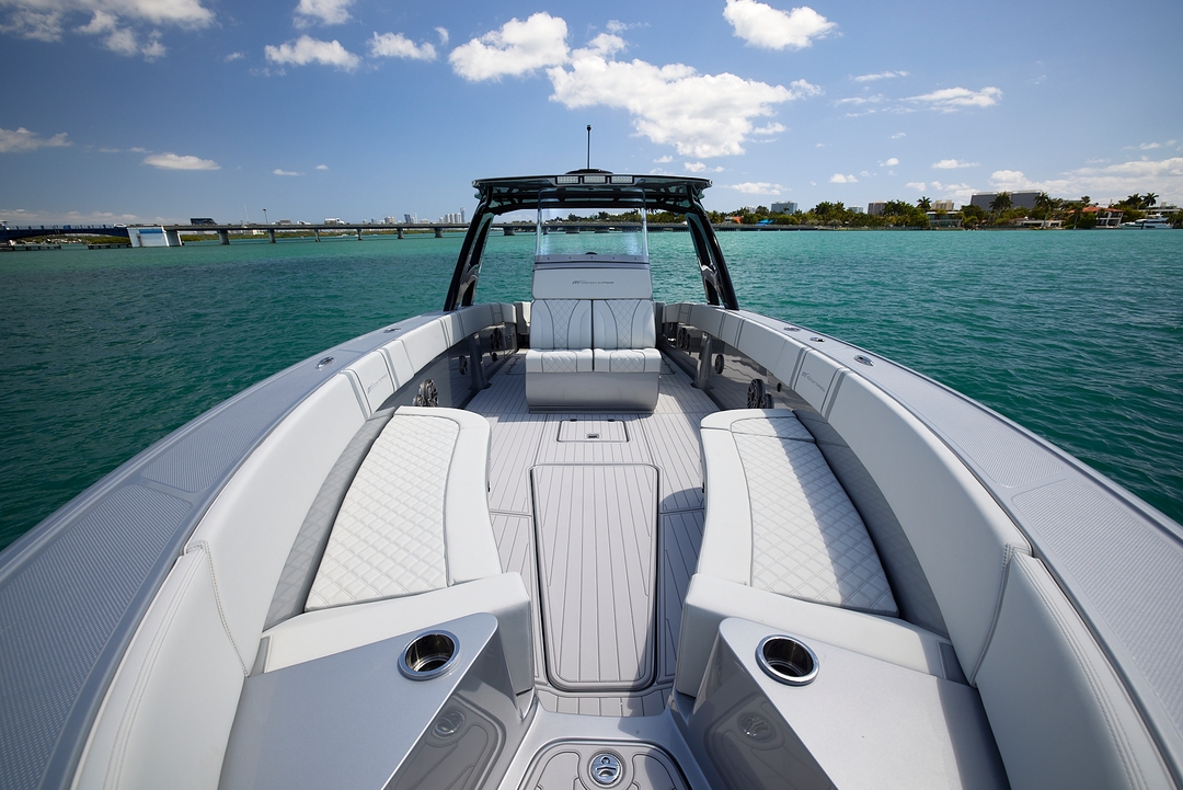 34' Open | Midnight Express Boats | High Performance Center Console