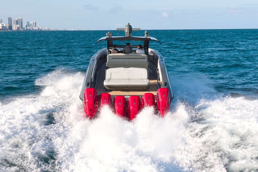 60' Pied-A-Mer | Midnight Express | High Performance Center Console