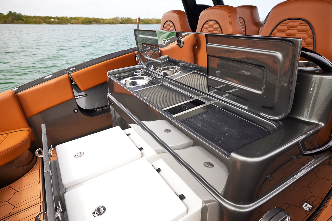 43’ Solstice | Midnight Express Boats | High Performance Center Console