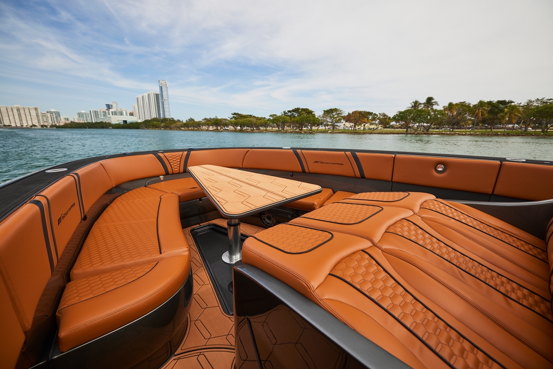 43’ Solstice | Midnight Express Boats | High Performance Center Console