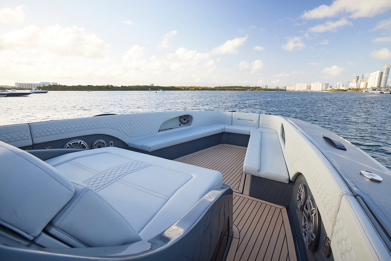 60' Pied-A-Mer | Midnight Express | High Performance Center Console