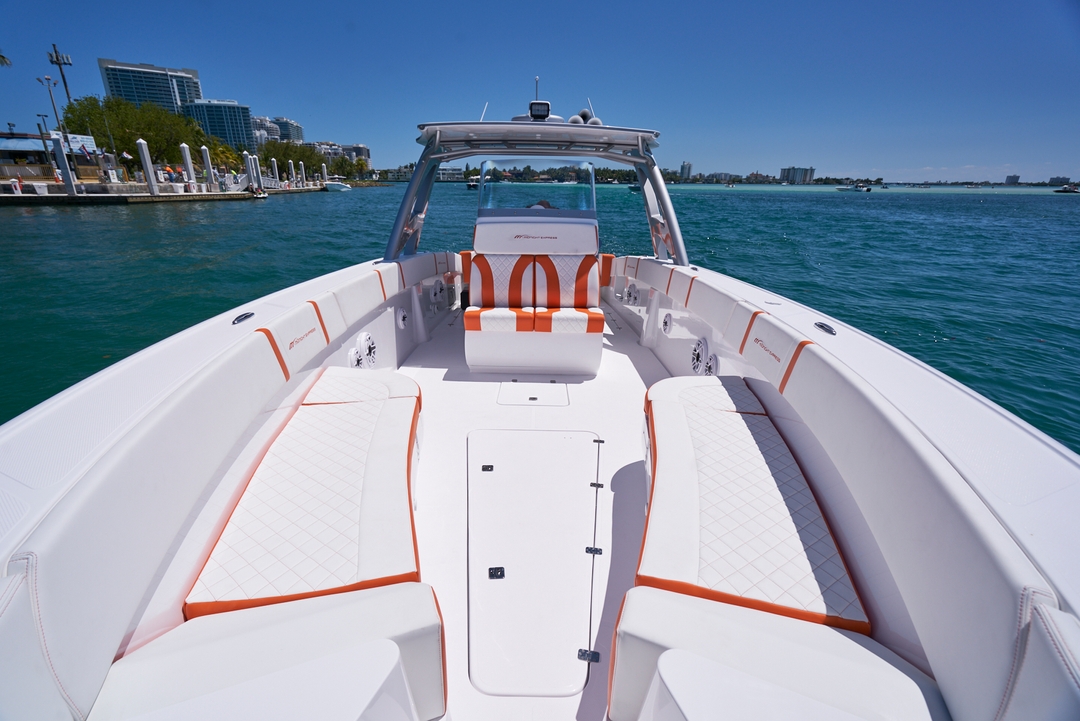 34' Open | Midnight Express Boats | High Performance Center Console