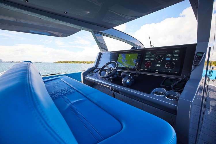 52' Vitesse | Midnight Express Boats | High Performance Center Console