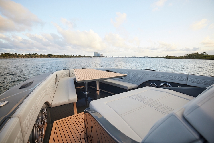 60' Pied-A-Mer | Midnight Express | High Performance Center Console