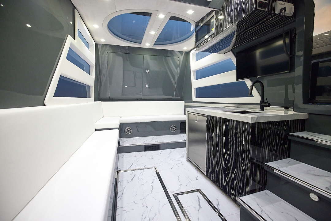 60' Pied-A-Mer | Midnight Express | High Performance Center Console