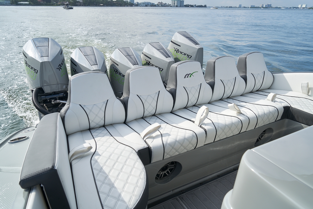 43' Open | Midnight Express Boats | High Performance Center Console