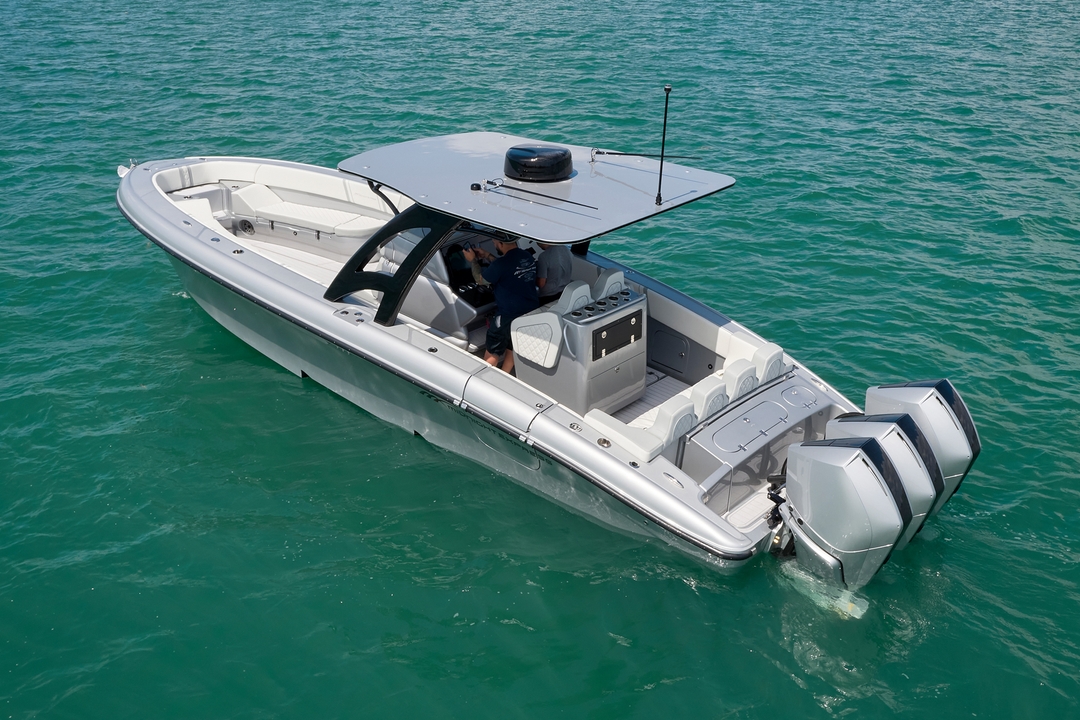 34' Open | Midnight Express Boats | High Performance Center Console