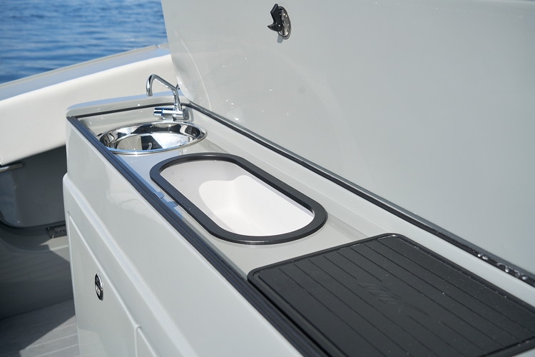 43' Open | Midnight Express Boats | High Performance Center Console
